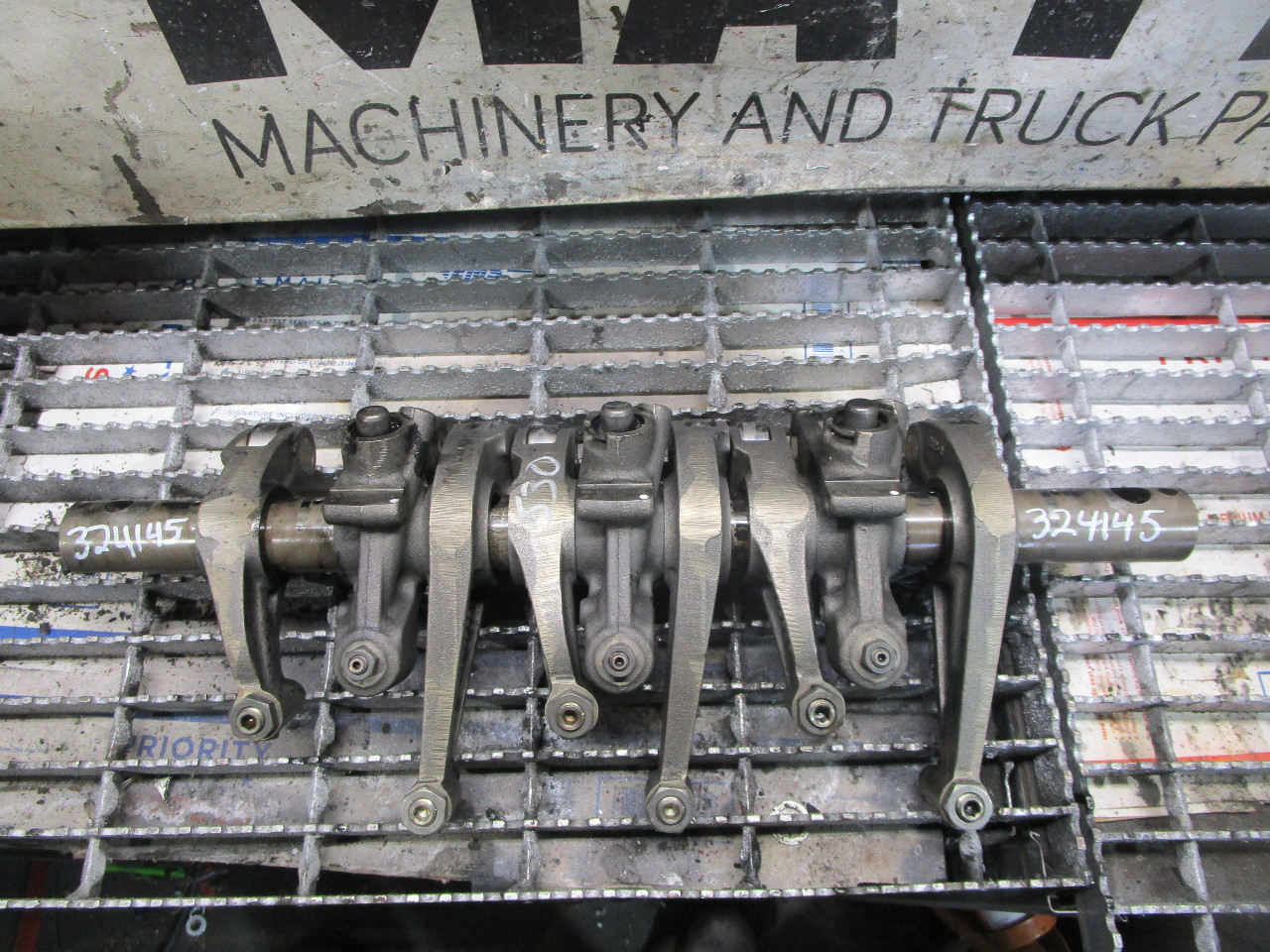 CUMMINS ISX ROCKER ARM FOR SALE #3683310