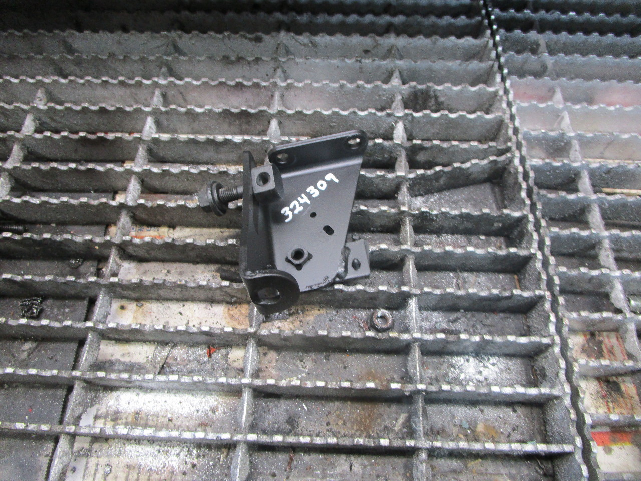 MITSUBISHI 4M50 ENGINE MOUNT FOR SALE #MITSUBISHI 4M50 ALTERNATOR BRACKET