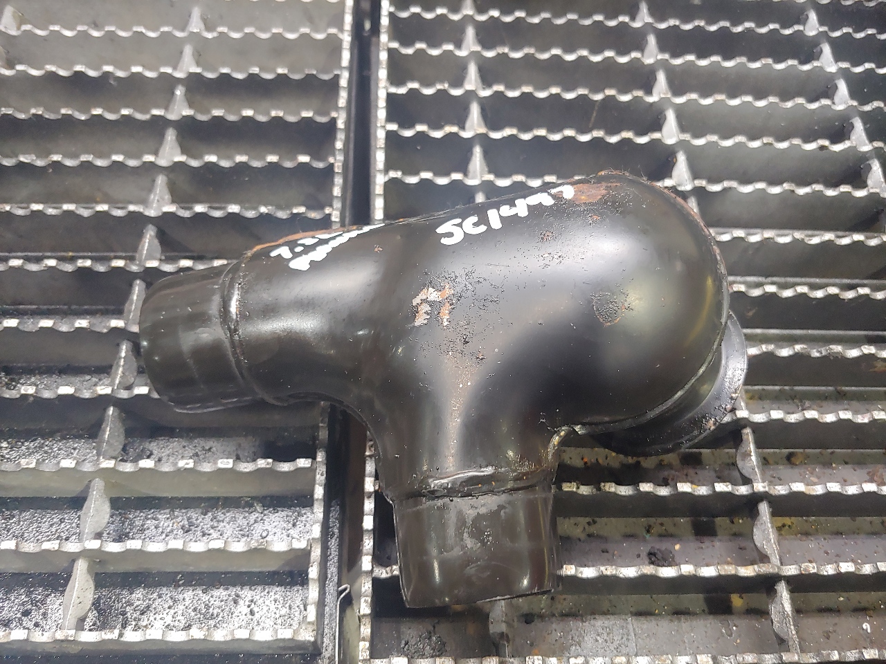 INTERNATIONAL 7.3 POWERSTROKE INTAKE ELBOW FOR SALE #1824433C1
