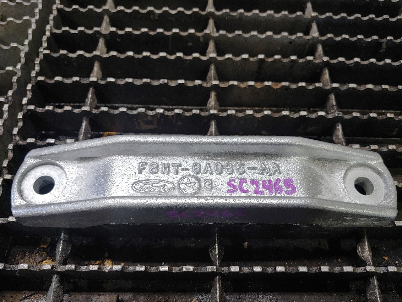 CAT C12 ENGINE MOUNT FOR SALE #F8HT-6A065-AA