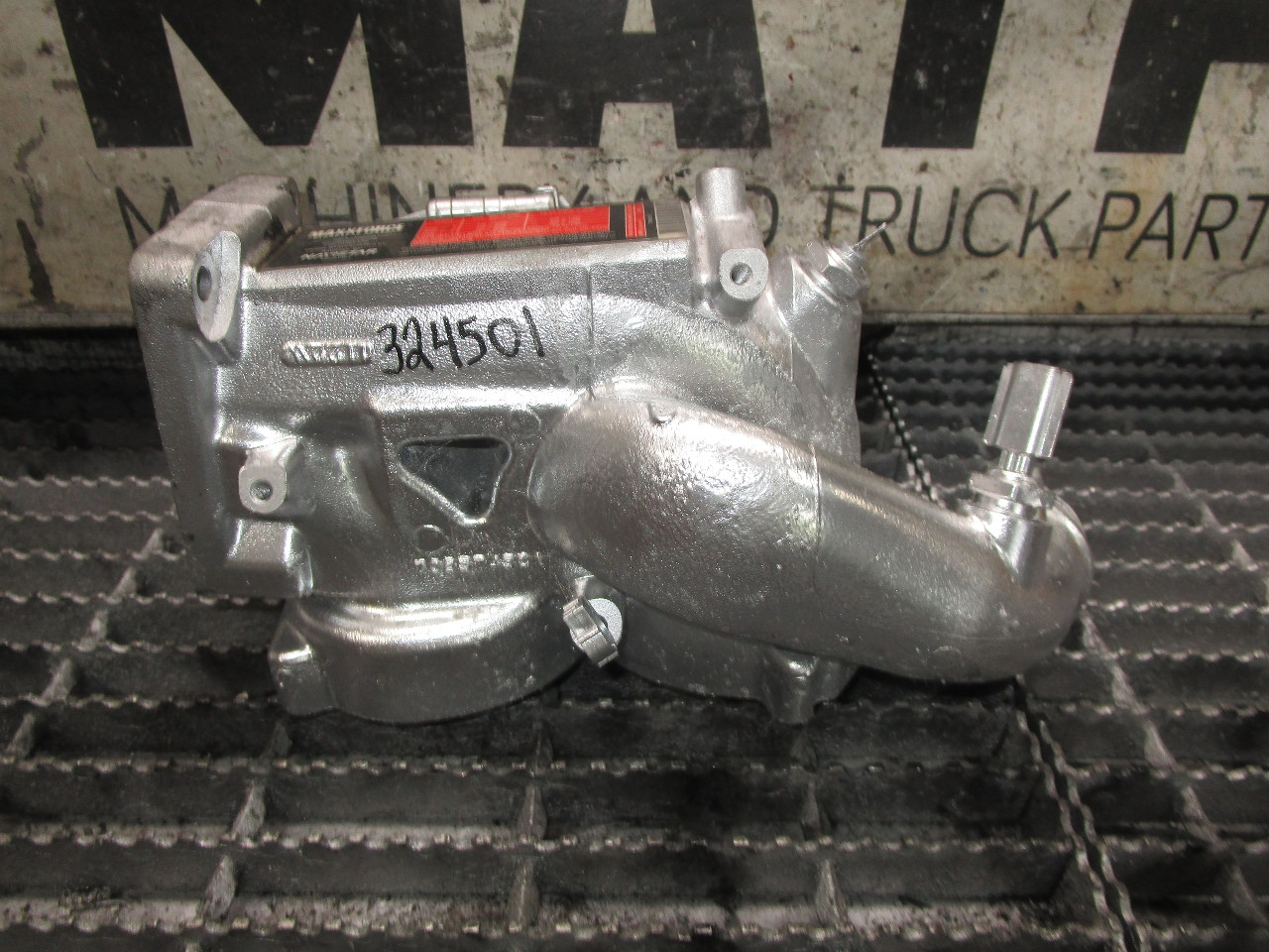 2011 INTERNATIONAL MAXXFORCE 7 ENGINE MANIFOLD FOR SALE #7085743C1