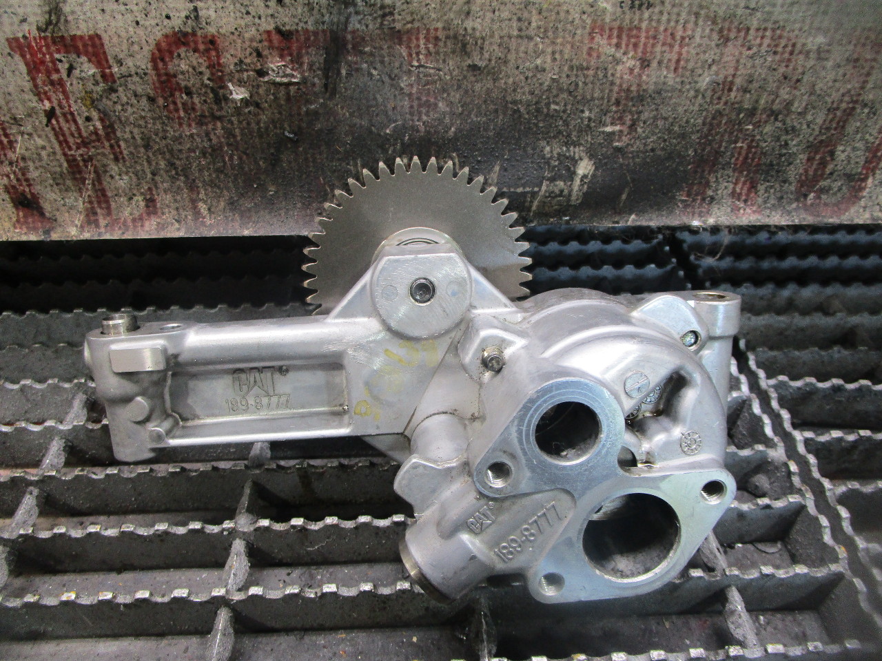CAT C7 OIL PUMP FOR SALE #189-8777