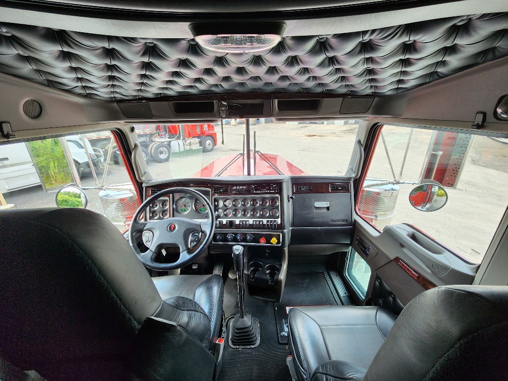 2022 Kenworth T600 Interior