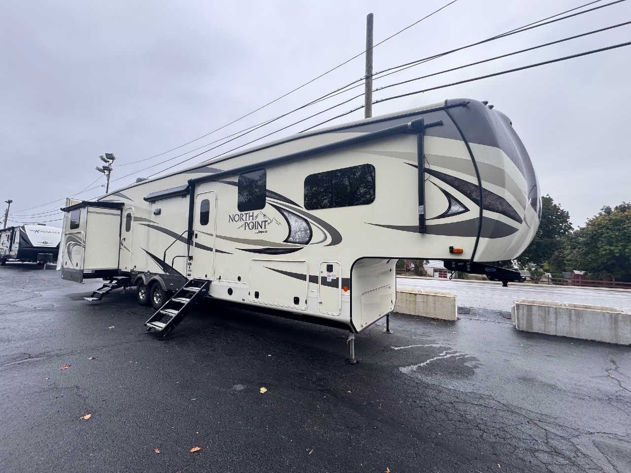 2019 JAYCO NORTH POINT 375BHFS FIFTH WHEEL FOR SALE #1426