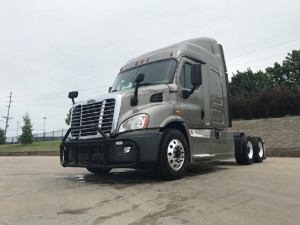 2018 FREIGHTLINER CASCADIA DD13 TANDEM AXLE SLEEPER FOR SALE #18063