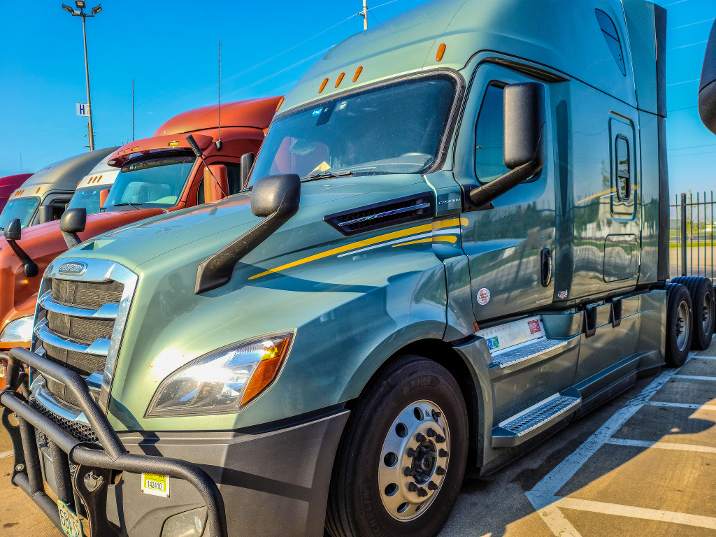 2019 FREIGHTLINER P4 CASCADIA 126 TANDEM AXLE SLEEPER FOR SALE #19976