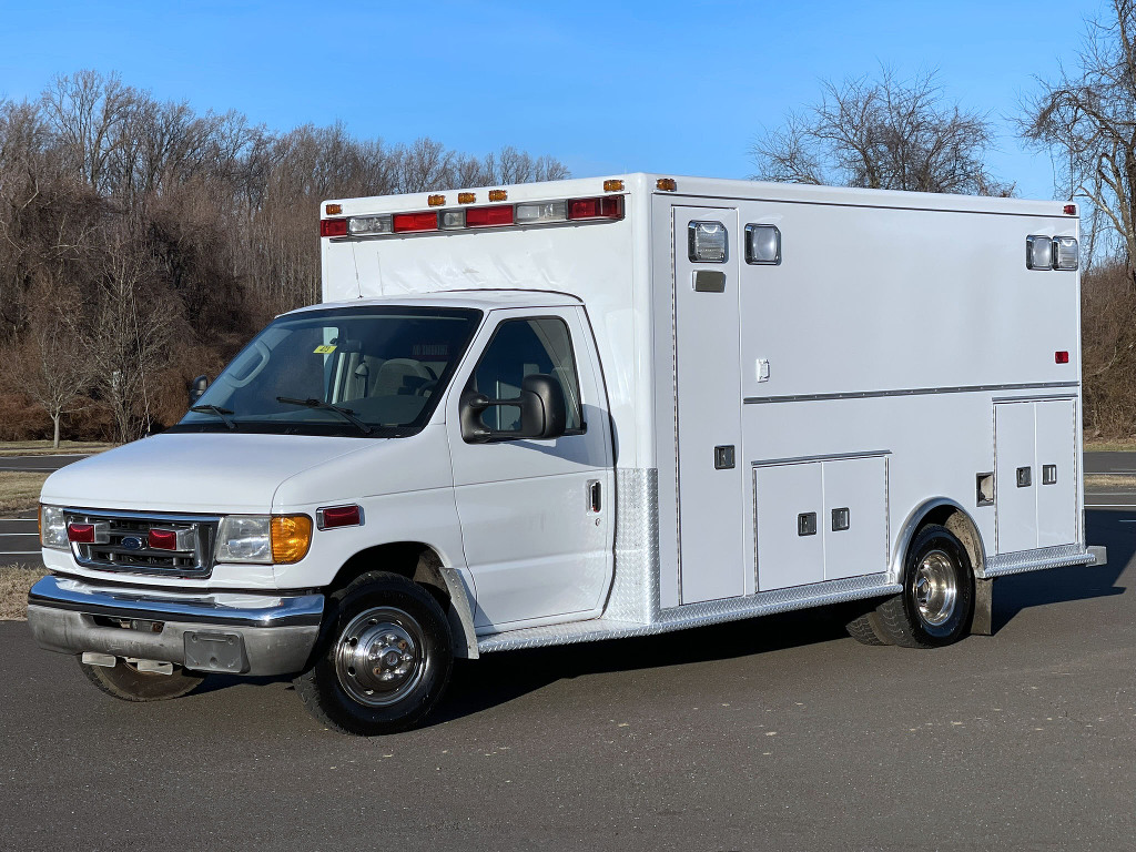 2003 FORD E450 MEDTEC TYPE III AMBULANCE FOR SALE #1051