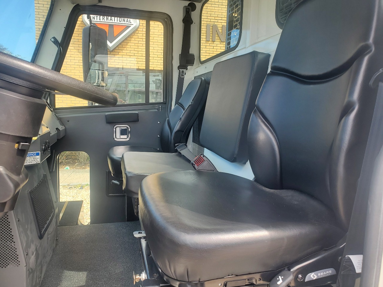 BATTLE MOTORS LNT GARBAGE TRUCK FOR SALE #1052