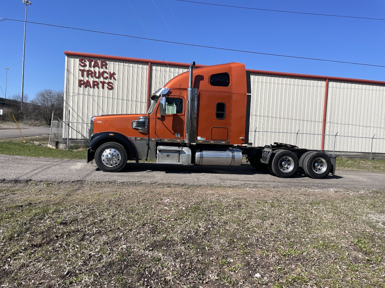 2016 FREIGHTLINER 132 CORONADO TANDEM AXLE SLEEPER FOR SALE #1045