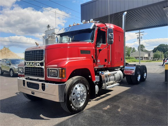 Mack Pinnacle