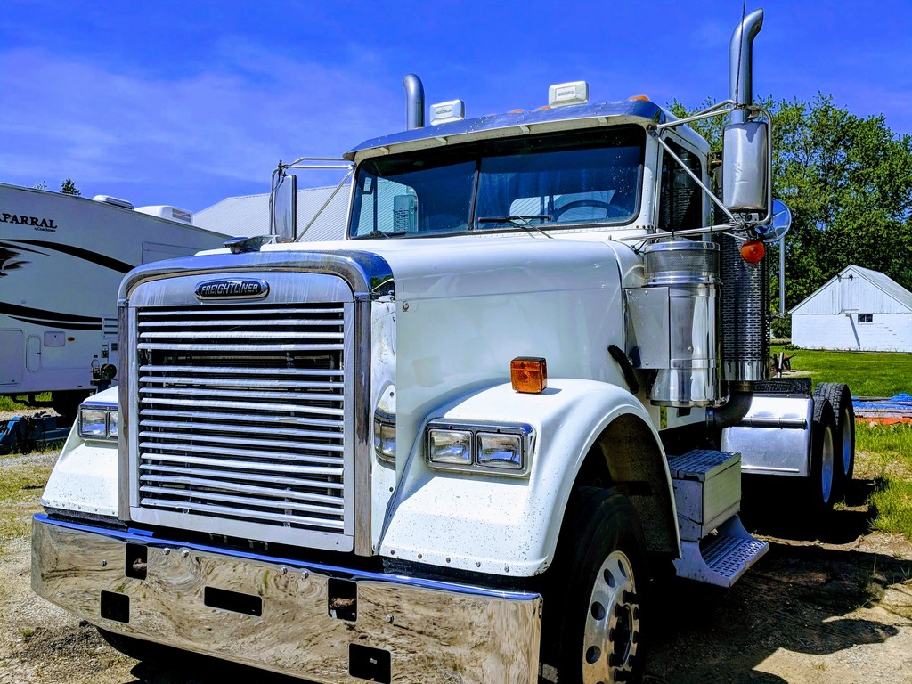 Freightliner Classic Daycab