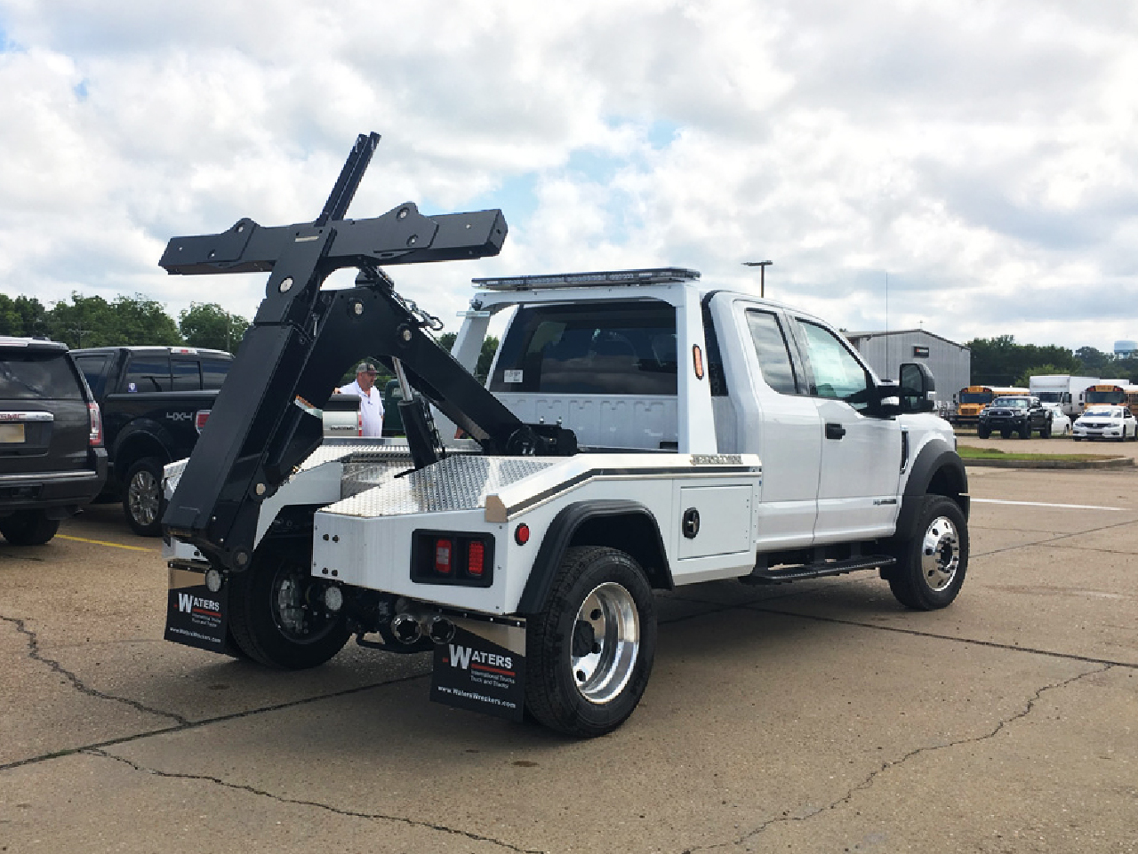 WATERS Wreckers - Jerr-Dan Wreckers, Rollbacks & Carriers