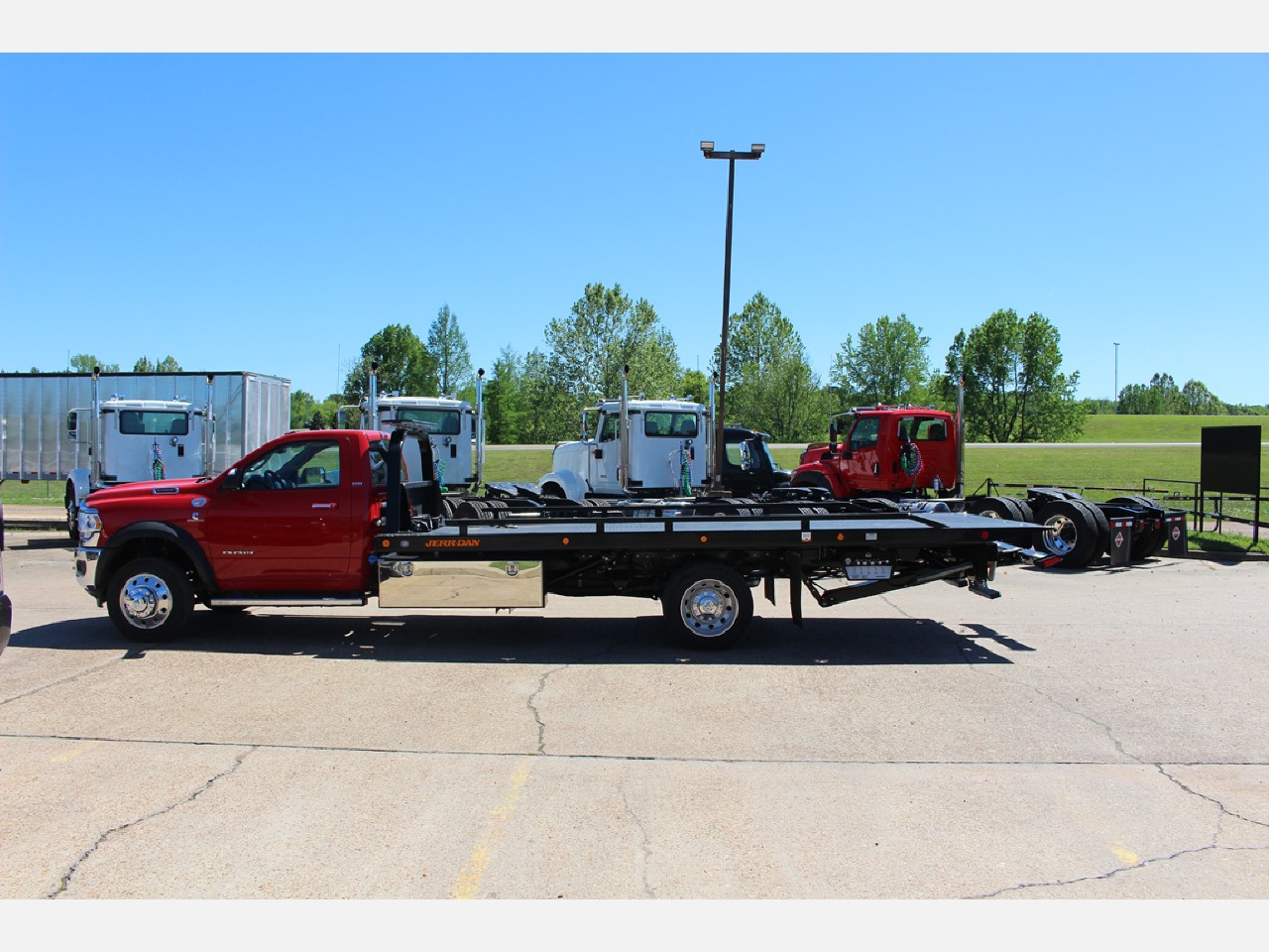 WATERS Wreckers - Jerr-Dan Wreckers, Rollbacks & Carriers