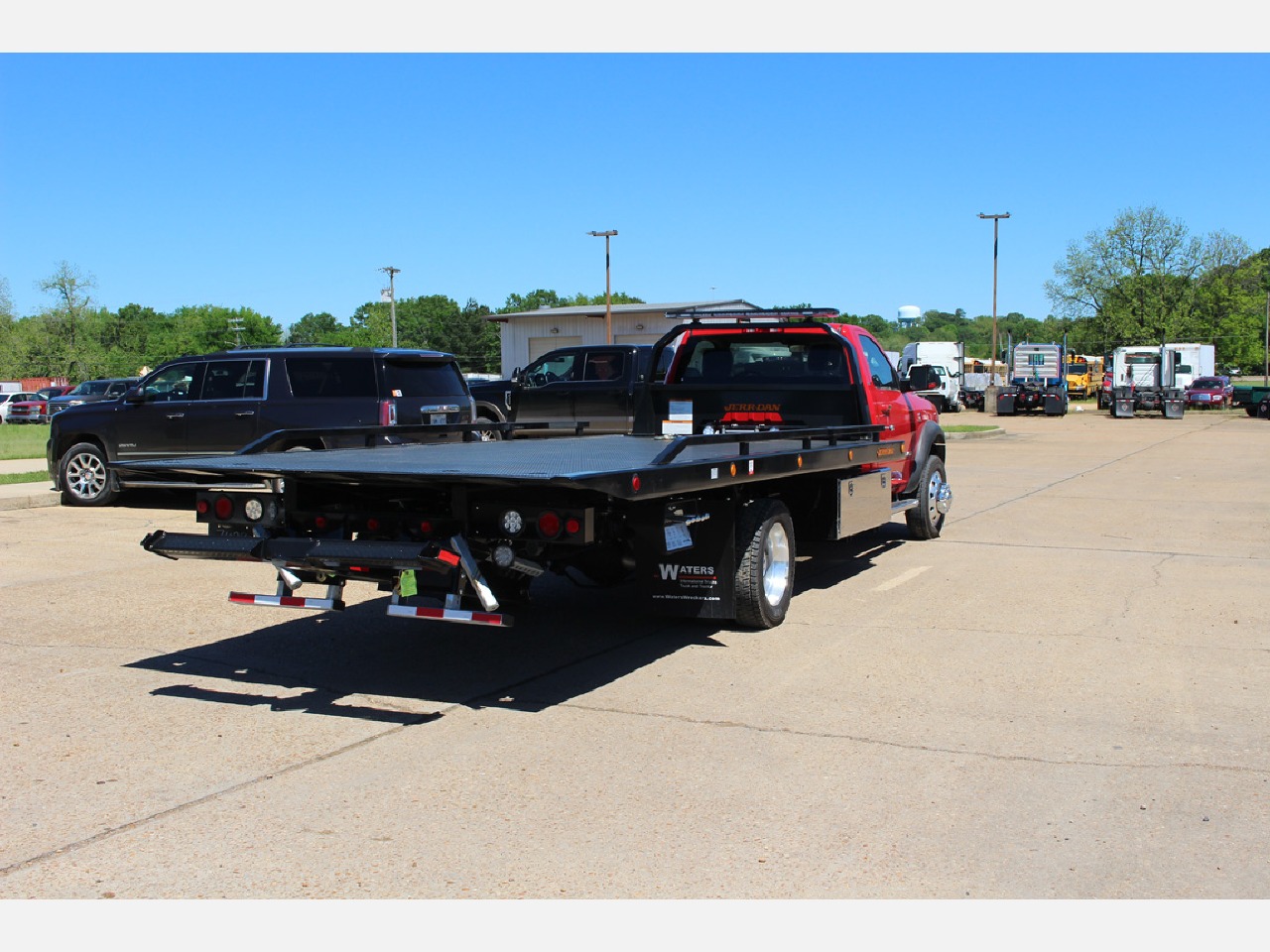 WATERS Wreckers - Jerr-Dan Wreckers, Rollbacks & Carriers