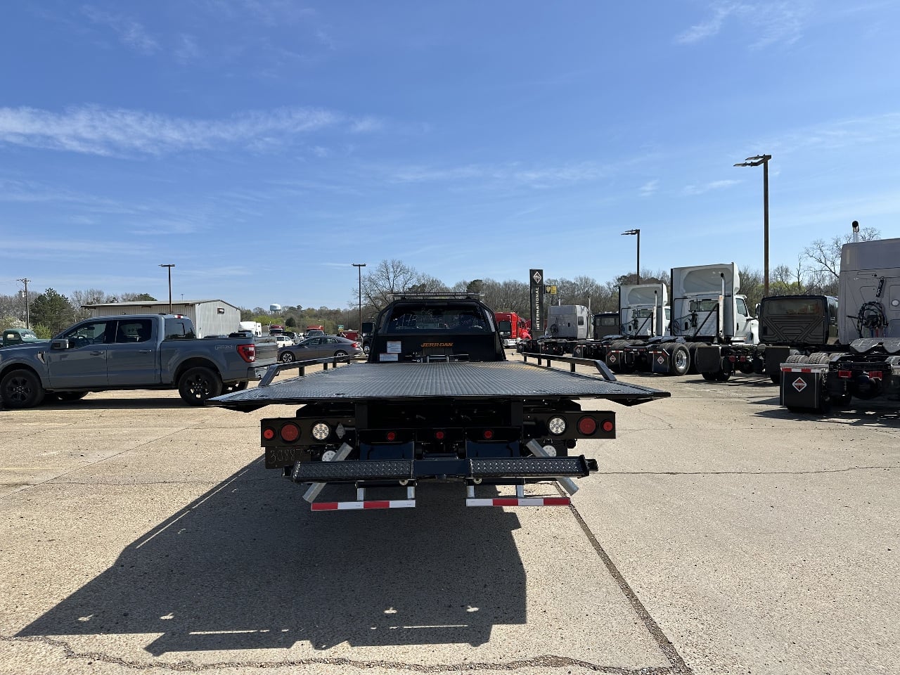 WATERS Wreckers - Jerr-Dan Wreckers, Rollbacks & Carriers